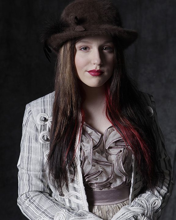 Blue Grass/Folk Sensation Emi Sunshine Releases “Crimson Moon ...